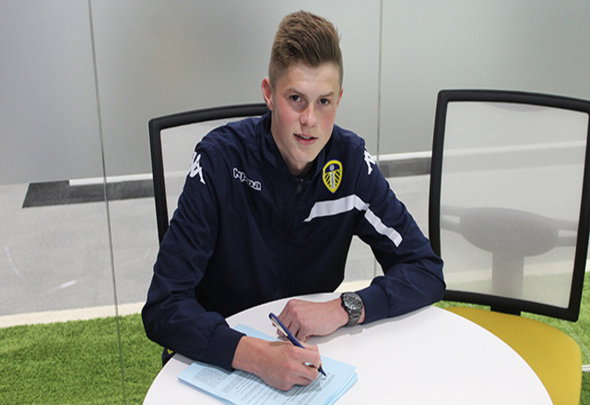 Leeds fans praise Pearce for debut | thisisfutbol.com