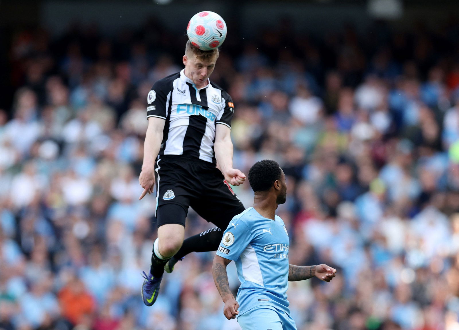 Matt Targett slammed for Newcastle display | thisisfutbol.com
