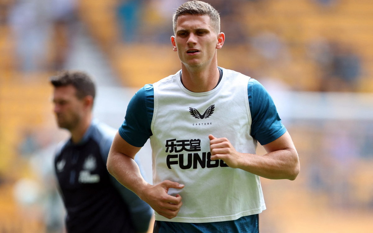 Chris Waugh claims Howe may soon drop £35m NUFC ace | thisisfutbol.com