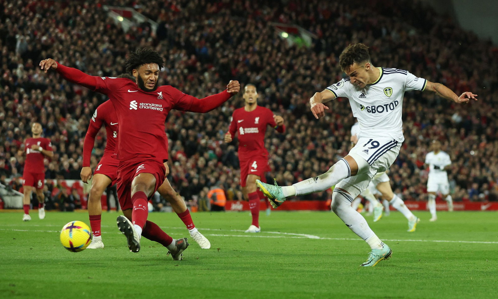 Leeds United: Smyth would drop Rodrigo for Patrick Bamford